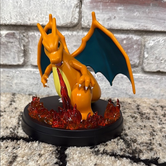 Pokemon | Art | Charizard Figurine From Ex Superpremium Collection Box ...
